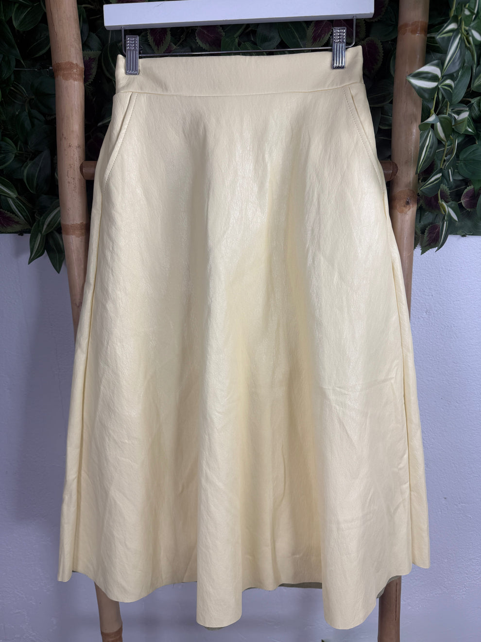 FALDA ILIA – YERBABUENA MODA